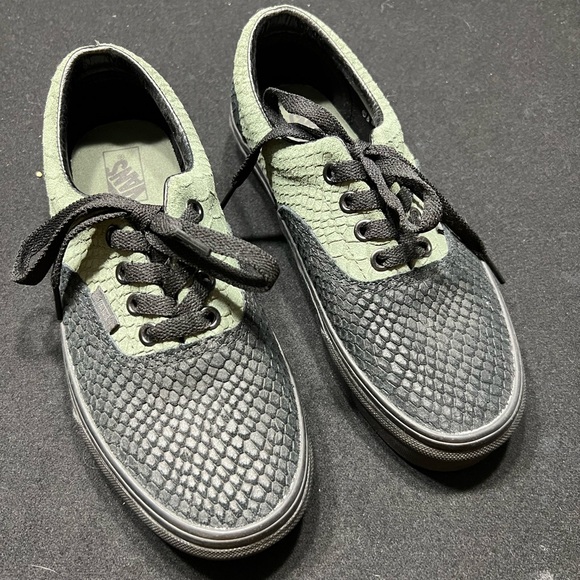 Vans | Shoes | Slytherin Harry Potter Limited Edition Vans Womens 65 ...